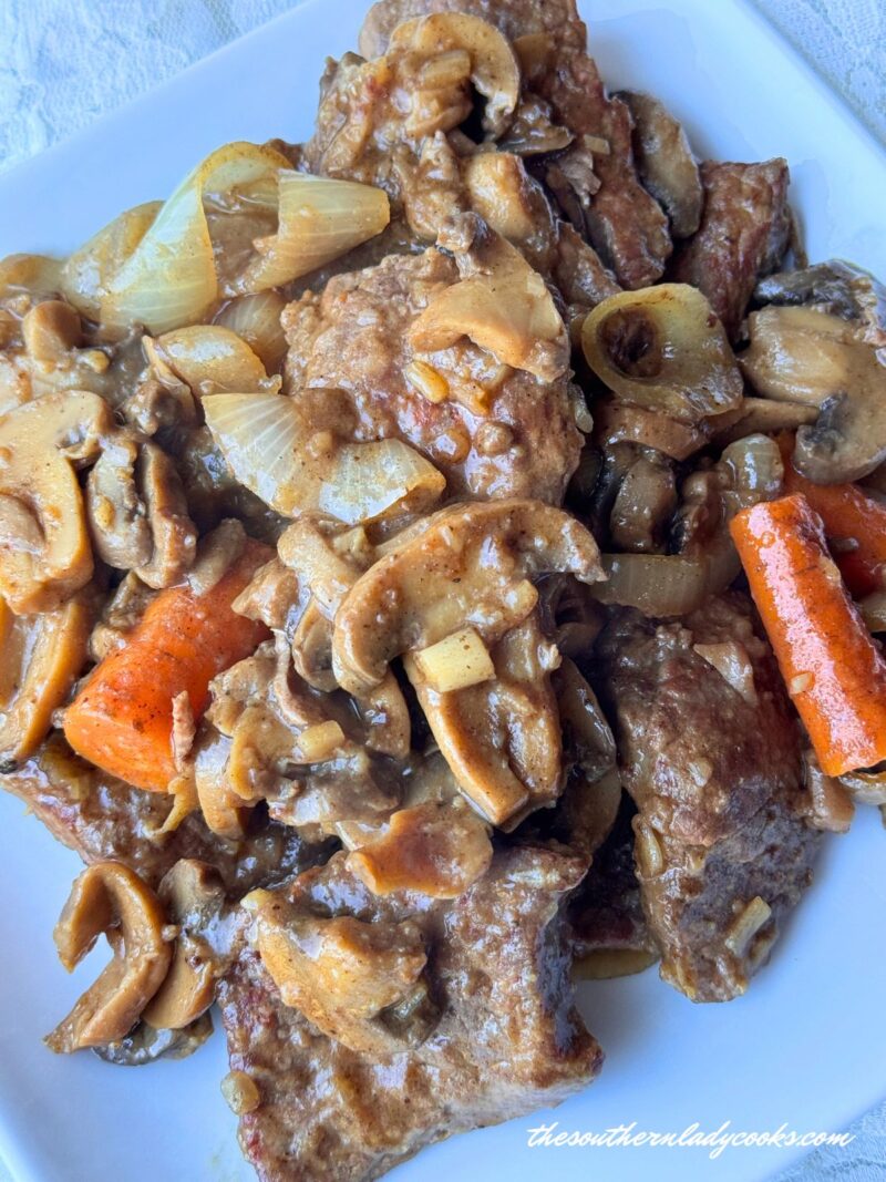 CROCK POT ROUND STEAK AND GRAVY - The Southern Lady Cooks