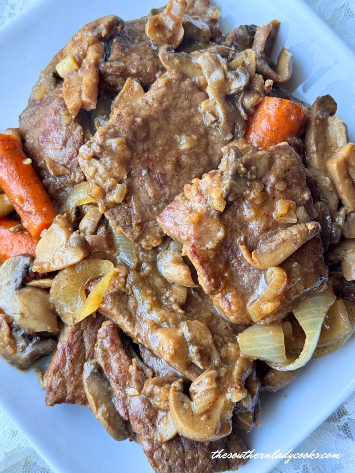 CROCK POT ROUND STEAK AND GRAVY - The Southern Lady Cooks