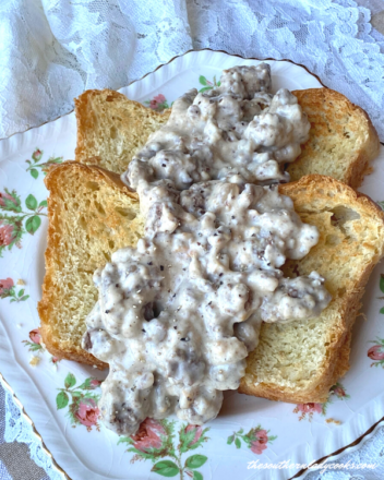 HAMBURGER CREAMED GRAVY OR SOS - The Southern Lady Cooks