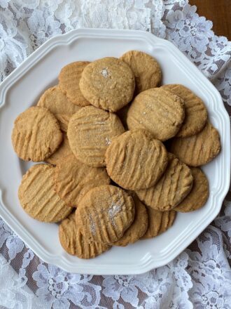30 Christmas Desserts that Bring Back Sweet Memories - The Southern ...
